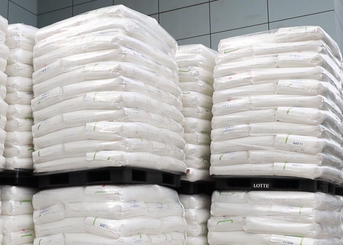 Unveiling the Production Process of Injection Molding Plastic Folding ...